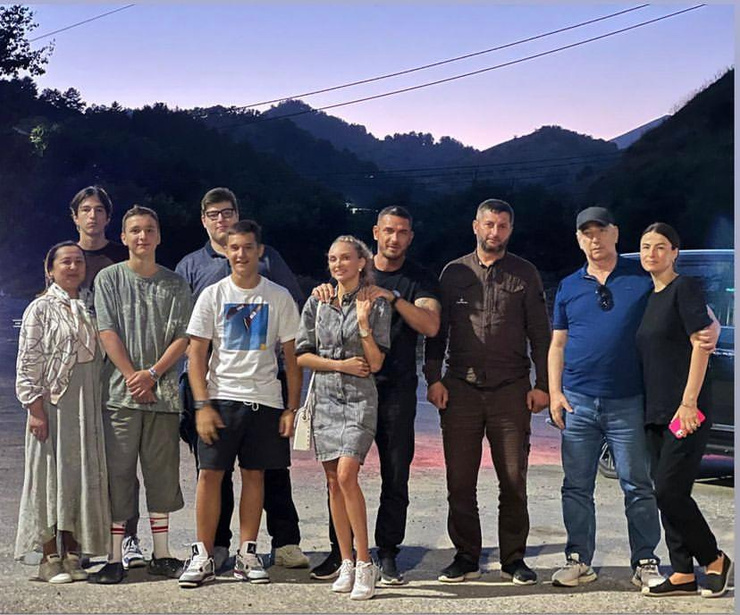 Как быстро забыл Бородину! Курбан Омаров познакомил 20-летнюю возлюбленную с семьей | STARHIT